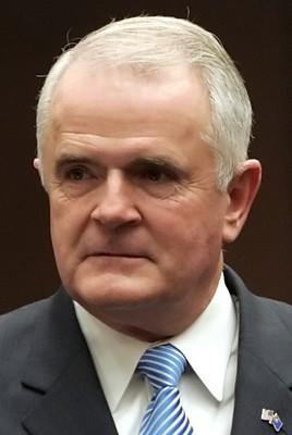 Gibbons’ support drops | News