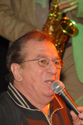 VEGAS LOUNGE PIONEER BELL DIES AT 76 | Las Vegas Review-Journal