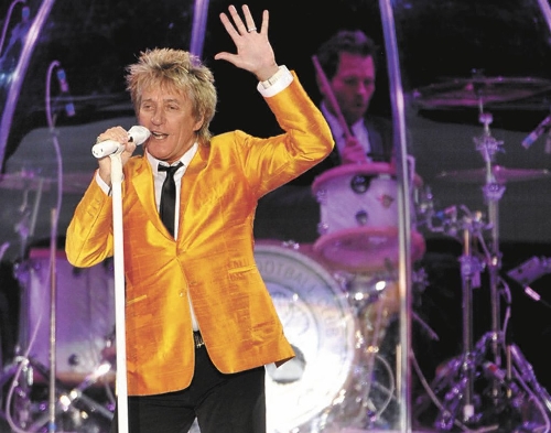 Rod Stewart signs two-year deal with Caesars Palace Colosseum | Las ...