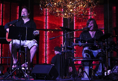 Lee brothers connecting with crowd | Music | Entertainment