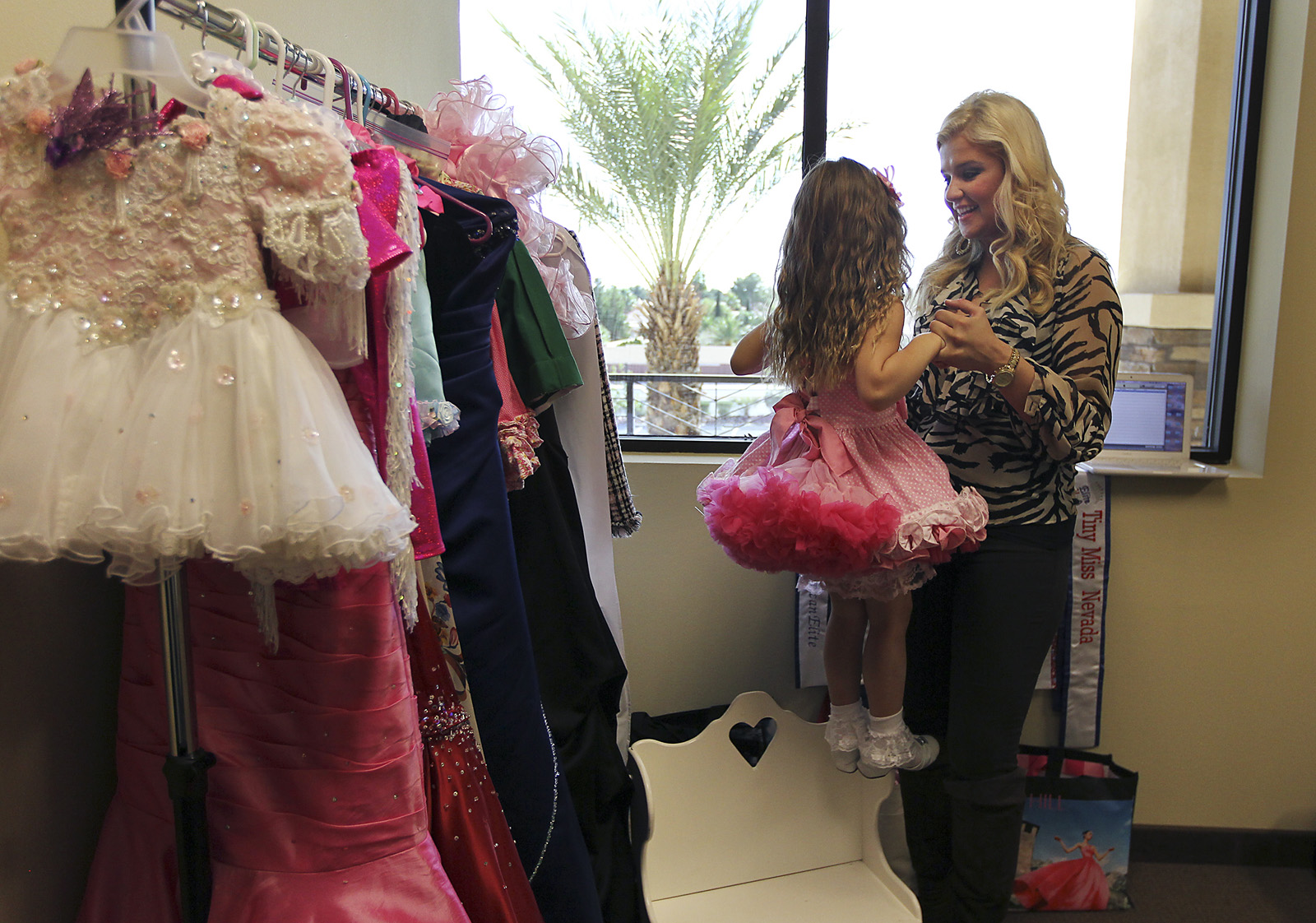 Pageant coaches guide hopefuls | Las Vegas Review-Journal