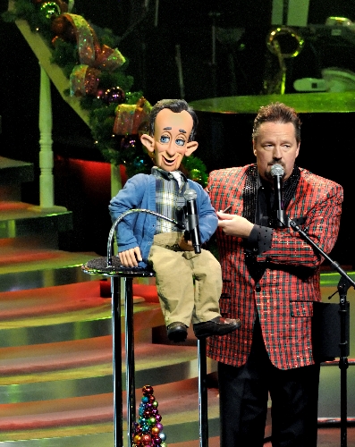 Fator brings back holiday memories with ‘A Very Terry Christmas’ | Las ...