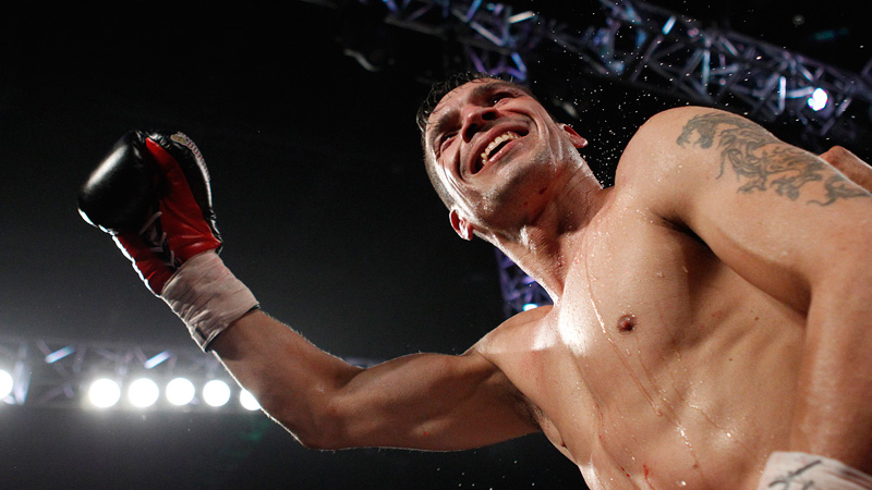 Sergio Martinez defeats Julio Cesar Chavez Jr in their boxing match in ...