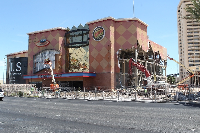 Former NASCAR Cafe demolished as part of Sahara renovation | Las Vegas Review-Journal