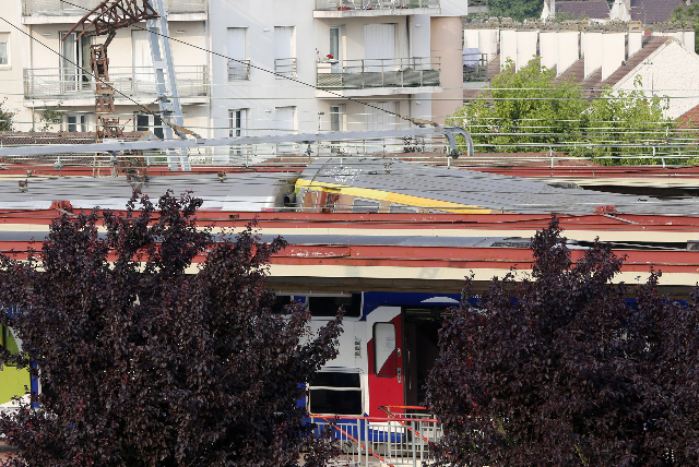 At least 6 dead in France train crash near Paris | Nation and World | News