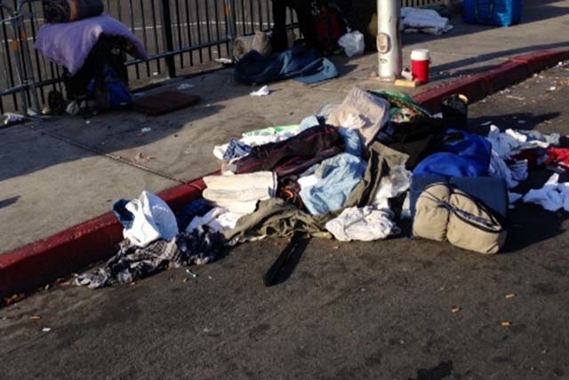 Well-intentioned donations to homeless make mess of city streets | Las ...