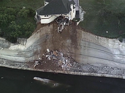 Luxury home teeters on edge of crumbling cliff | Uncategorized