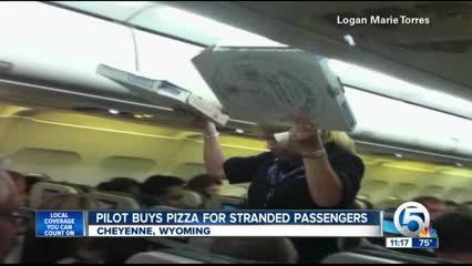 Pilot buys pizza for hungry, stranded passengers | Travel | Life