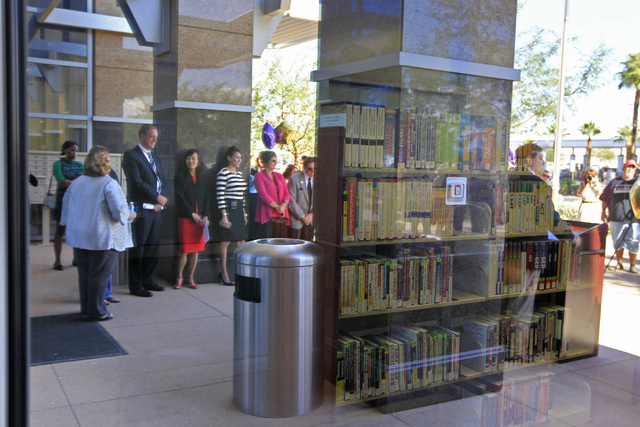 NLV library moves to City Hall | Las Vegas Review-Journal