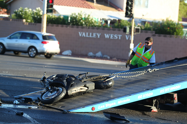 Motorcyclist flees after 3-vehicle crash | Las Vegas Review-Journal