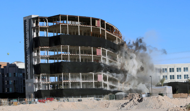 Gramercy building no longer stands — VIDEO | Las Vegas Review-Journal