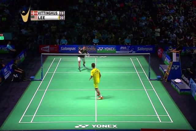 Badminton player makes incredible between-the-legs shot — VIDEO | Sports