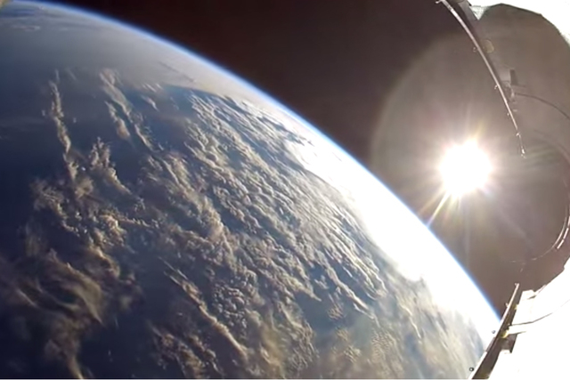 This is probably what it’s like to fall from space — VIDEO | Uncategorized