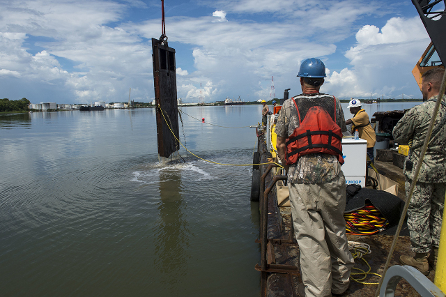 US Navy divers working to recover 150-year-old Civil War vessel ...