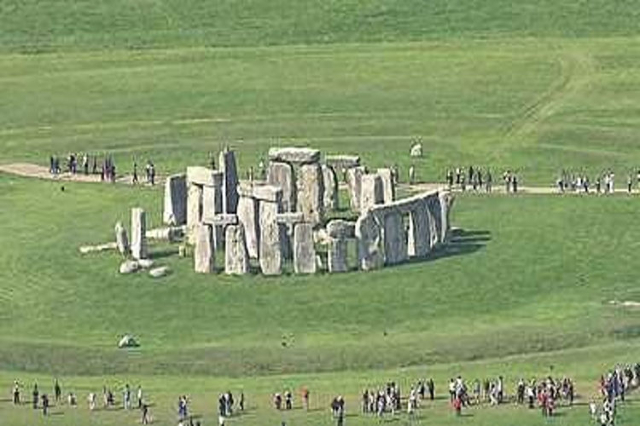 Remains found near Stonehenge hint at ‘Superhenge’ | Travel | Life