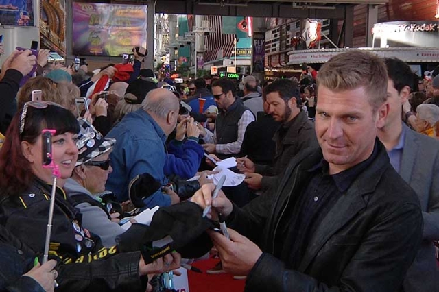 NASCAR fans, drivers gather on Fremont Street — VIDEO | Champions Week ...