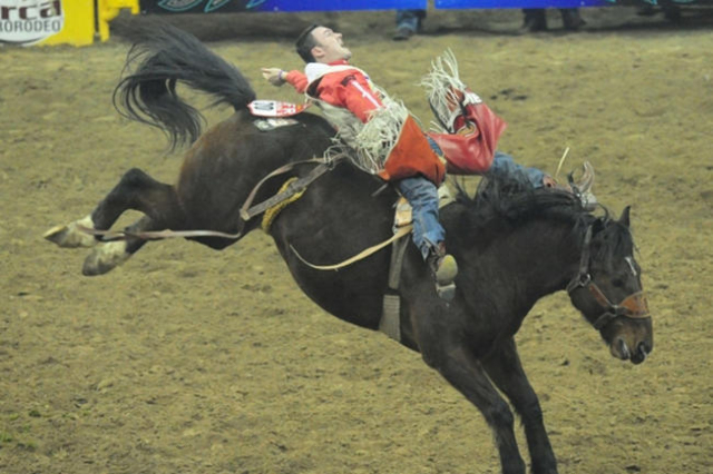 Peebles recovers from gruesome injury to pursue gold buckle at NFR ...