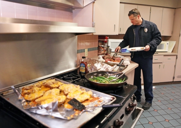Kitchen duty a part of firehouse life | Las Vegas Review-Journal
