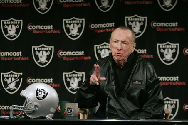 Al Davis dreamed of moving Raiders to Vegas | Las Vegas Review-Journal