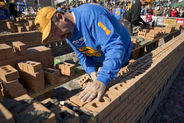 Bricklayers compete at World of Concrete — VIDEO | Las Vegas Review-Journal