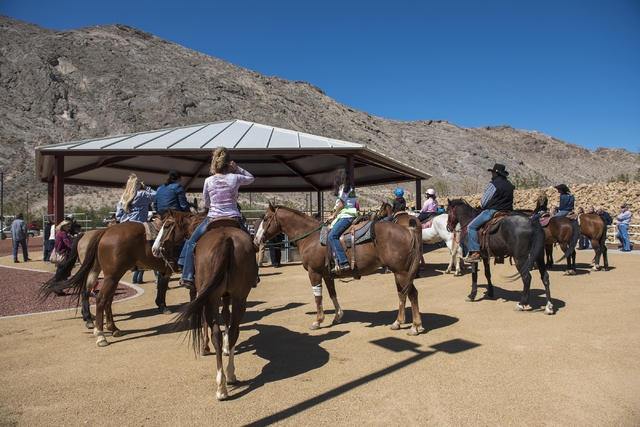 Lone Mountain Equestrian Park opens to horses — PHOTOS | Las Vegas ...