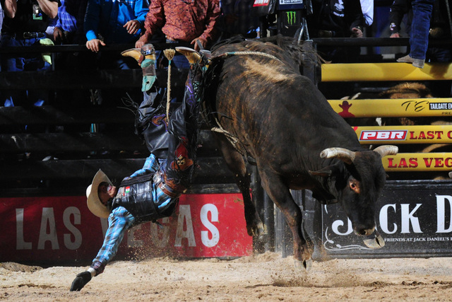 Mexican bull rider Jorge Valdiviezo quickly rises to PBR fan favorite ...