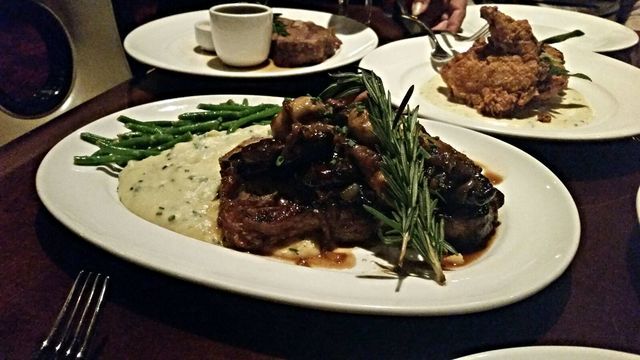 The Broiler keeps steakhouse regulars coming back to Boulder Station ...