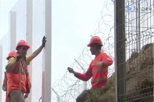 Britain is building 13-foot-high wall to stop migrants | Nation and ...