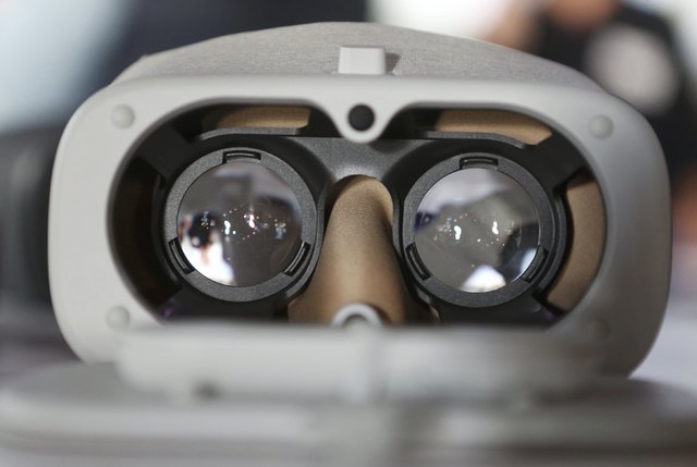 Google reveals new ‘Pixel’ smartphone, VR headset | Las Vegas Review ...