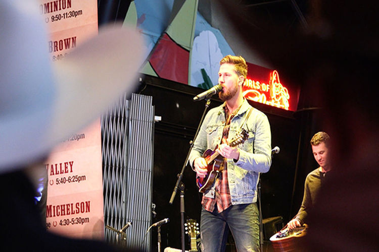 Rodeo fans celebrate NFR week at Downtown Hoedown — VIDEO | National ...