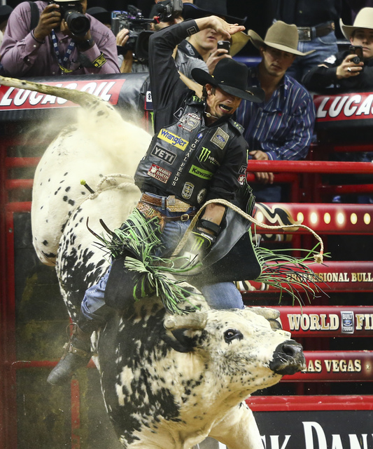 Davis grabs PBR title, $1 million on final day | Las Vegas Review-Journal