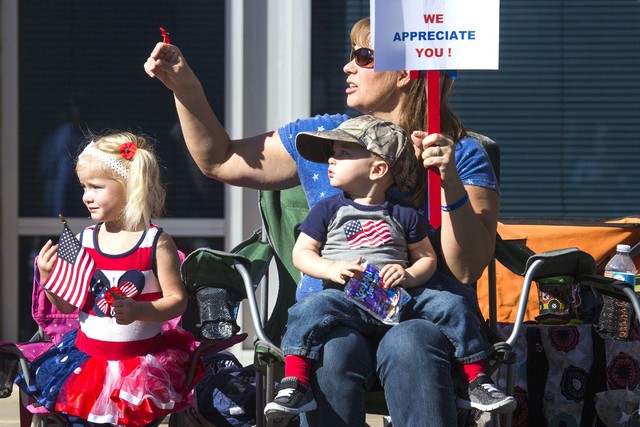 Parade in downtown Las Vegas honors veterans | Military | News