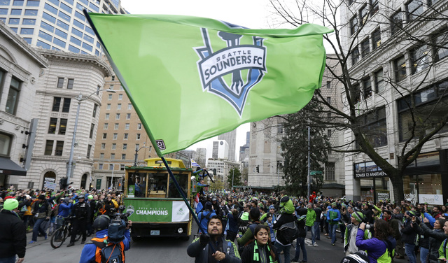 Seattle welcomes Sounders home with MLS Cup victory parade — PHOTOS ...