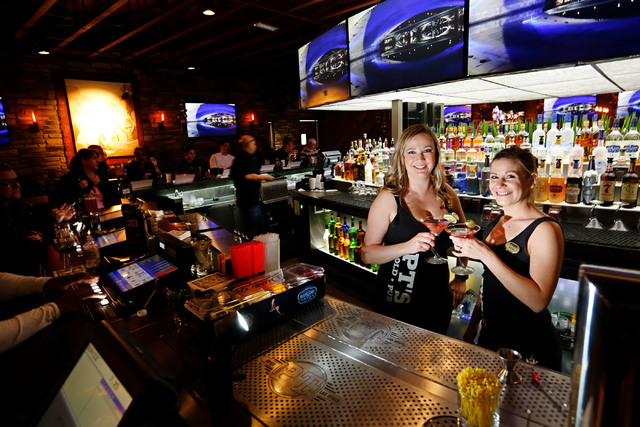 Downtown Las Vegas hotel tempts with ‘all you can drink’ special | Las ...