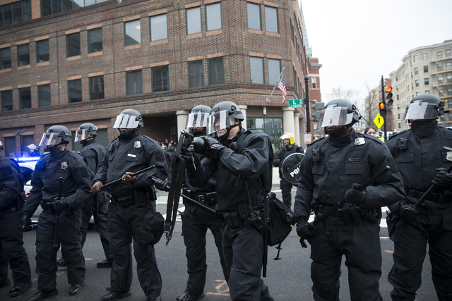 Donald Trump becomes 45th president of the United States — PHOTOS | Las ...