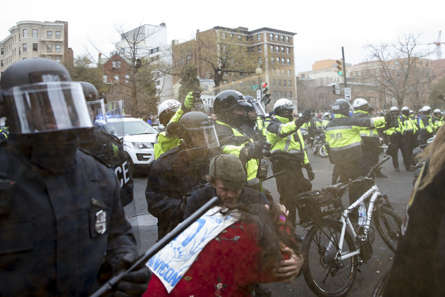 Donald Trump becomes 45th president of the United States — PHOTOS | Las ...