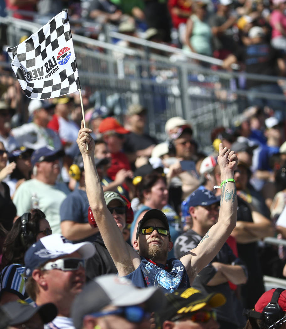 NASCAR fans treated to sunshine, racing action — PHOTOS | NASCAR ...