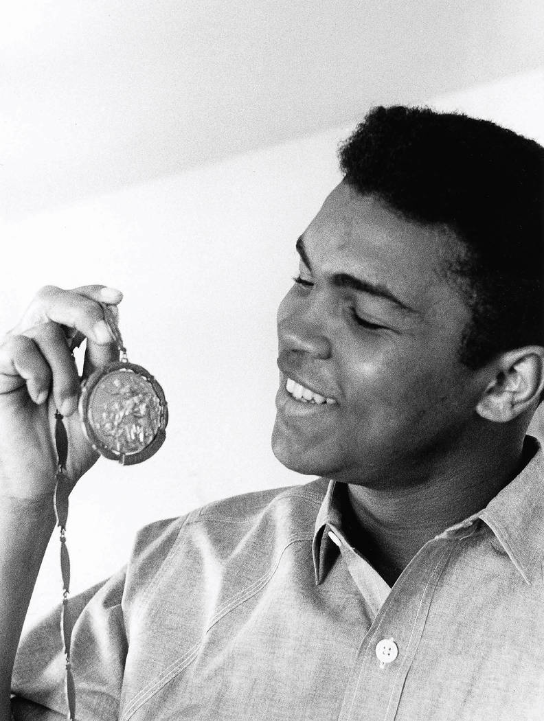 MUHAMMAD ALI at home Photo by Curt Gunther-Globe Photos, inc. | Las ...