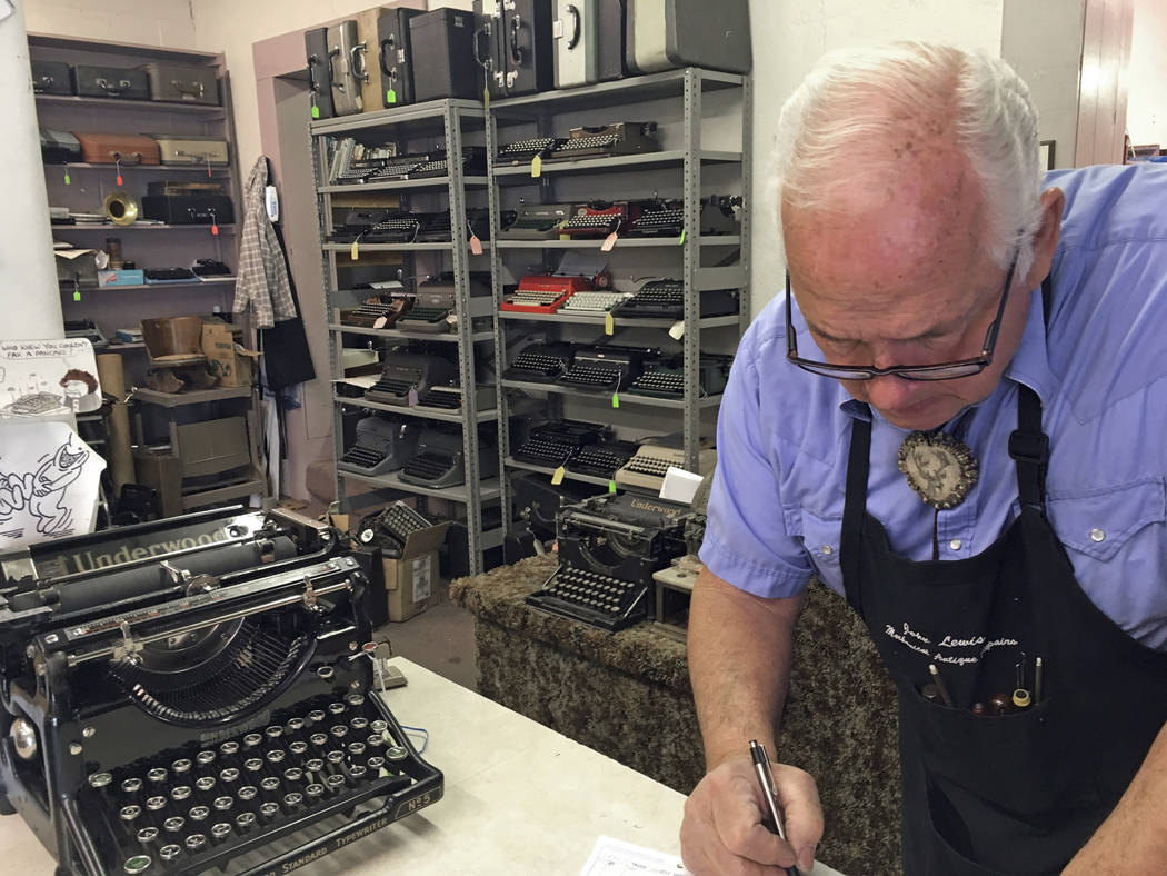 Do you have ‘digital burnout’? Some are returning to typewriters ...