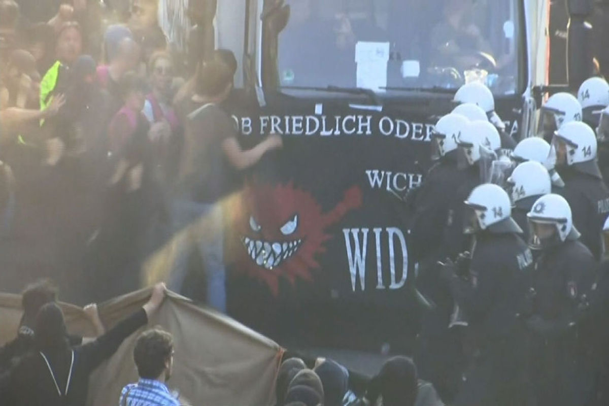 Police, protesters clash in ‘G-20: Welcome to Hell’ march in Hamburg ...