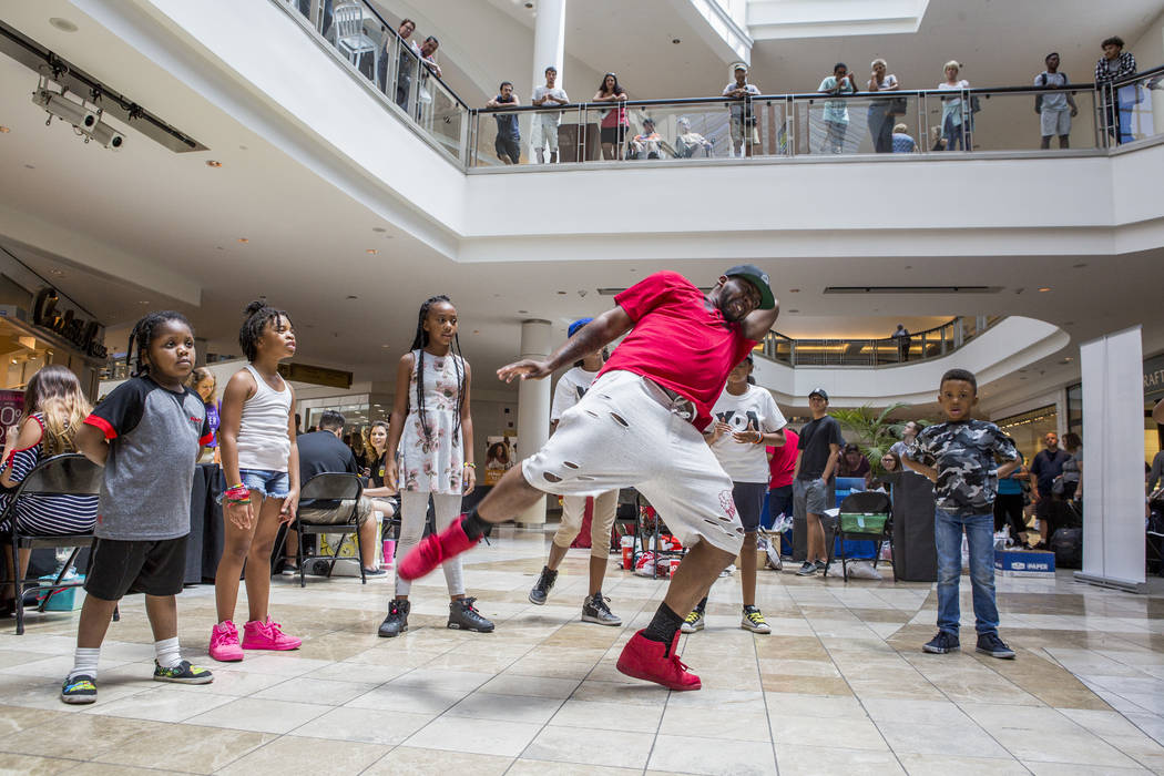 Henderson fair boosts teachers with free classroom supplies | Las Vegas ...