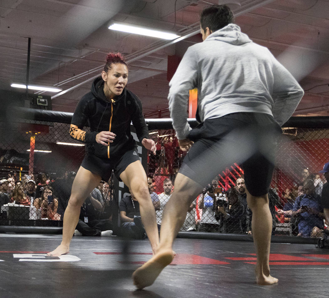 Long-awaited title shot finally on tap for “Cyborg” at UFC 214 | Las ...