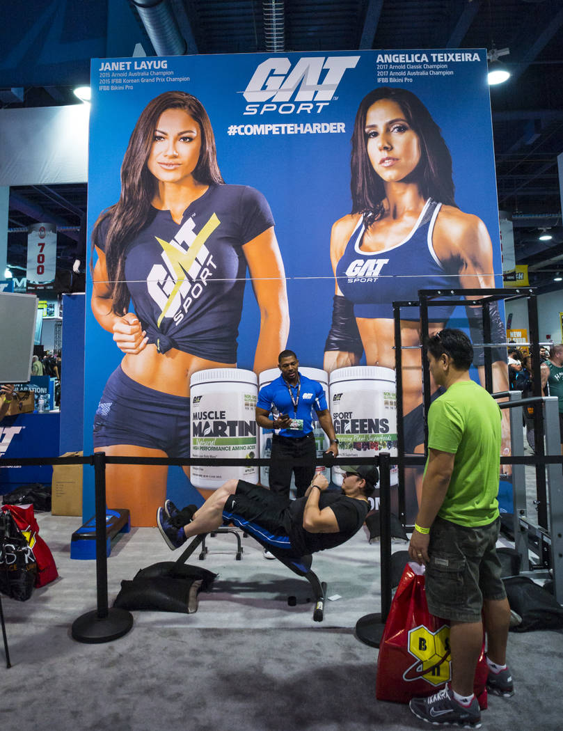 Fitness, bodybuilding enthusiasts pack Las Vegas Convention Center ...
