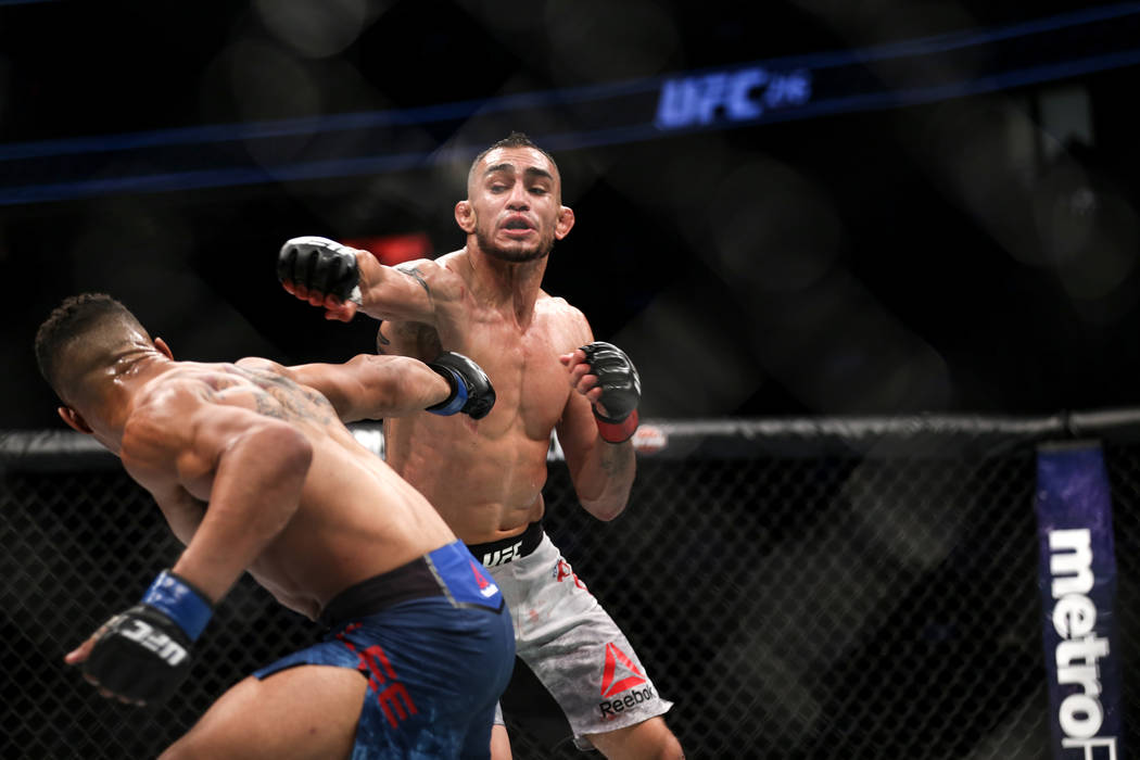 Tony Ferguson wins interim lightweight title at UFC 216 | Las Vegas ...