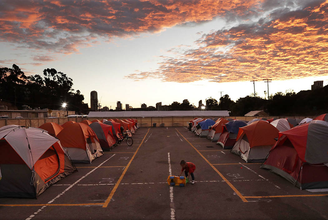 Rising homeless population in San Diego flocks to tents | Las Vegas ...
