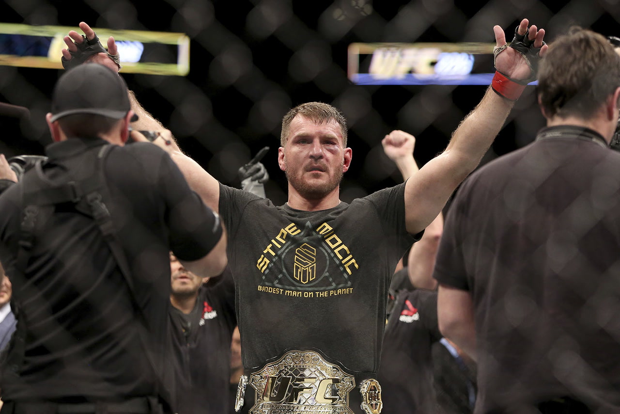 Miocic wears down Ngannou for historic win at UFC 220 | MMA UFC | Sports