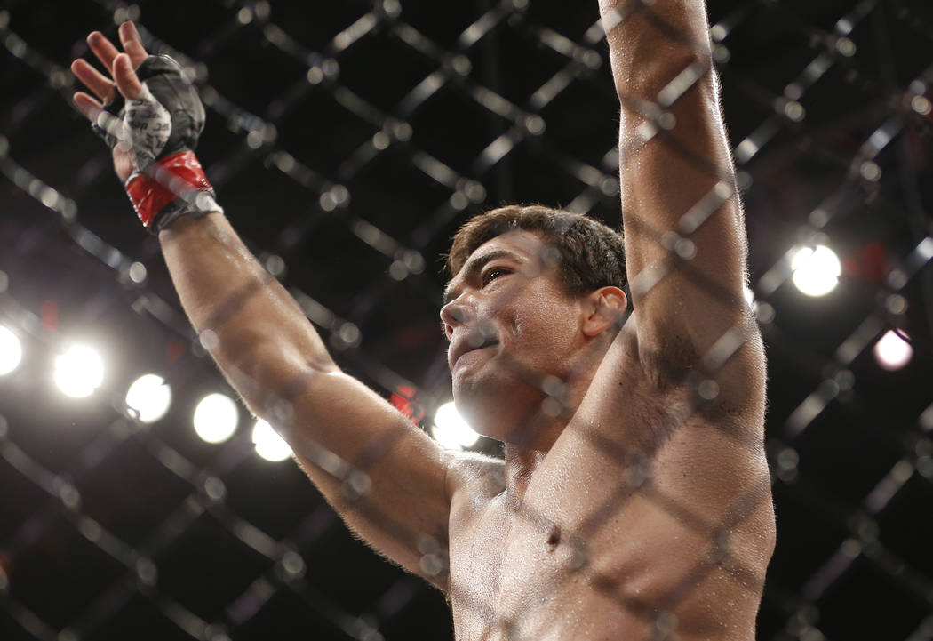 Machida gets back in win column at UFC Fight Night 125 | Las Vegas ...