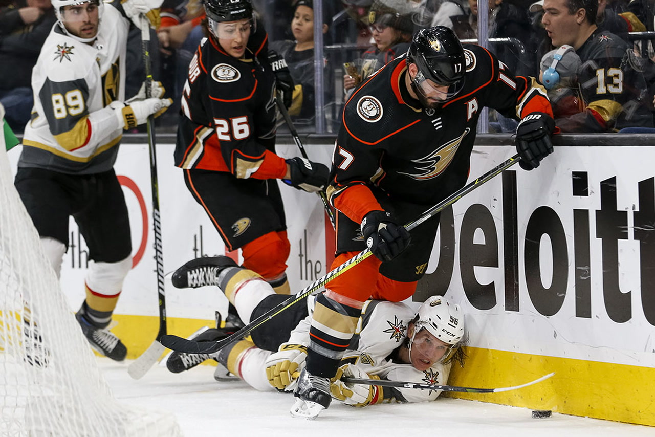 Ducks shut out Golden Knights, 2-0 | Golden Knights/NHL | Sports