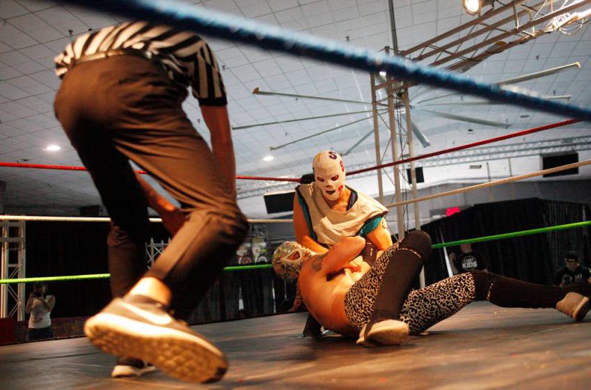 Flying high, making fans at Lucha Libre in Las Vegas — PHOTOS | Las ...