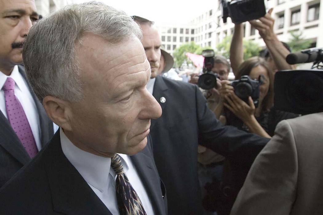 Trump pardons ‘unfairly’ treated Scooter Libby in CIA leak case | Las ...